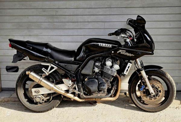 Black Yamaha FZS 600 1999 in Vilnius, with an engine capacity of 0.60 L and mileage of 83 thousand km for 780 €, photo 3 on AUTOMOTO.COM.LV