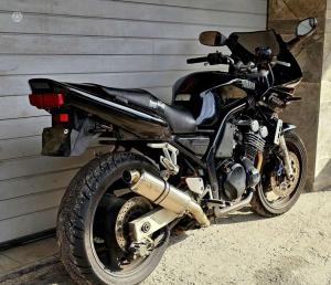 Black Yamaha FZS 600 1999 in Vilnius, with an engine capacity of 0.60 L and mileage of 83 thousand km for 780 €, photo 6 on AUTOMOTO.COM.LV