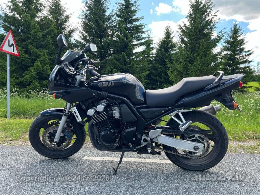 Черный Ямаха FZS 600 2001 в Раквере, объемом двигателя 0.60 л и пробегом 29 тыс. км за 2300 €, фото 1 на AUTOMOTO.COM.LV