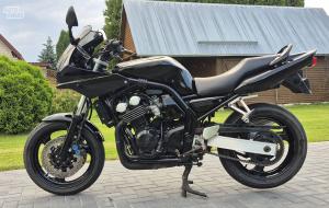 Melns Yamaha FZS 600 2001 Kupiškis, ar dzinēja tilpumu 0.60 L un nobraukumu 56 tūkst. km par 1100 €, foto 5 vietnē AUTOMOTO.COM.LV