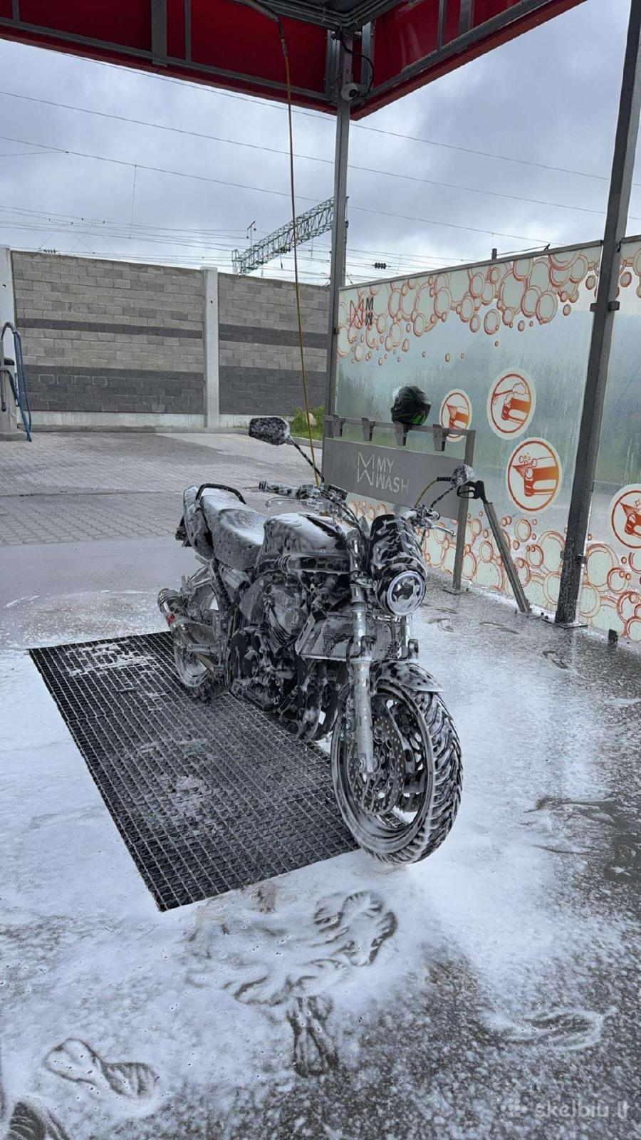 Black Yamaha FZS 600 2004 in Vilnius, with an engine capacity of 0.00 L and mileage of 24 thousand km for 1400 €, photo 3 on AUTOMOTO.COM.LV