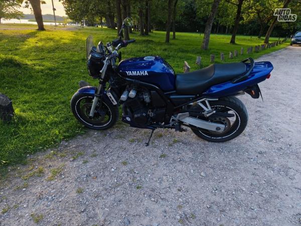 Blue Yamaha FZS 600 2000 in Siauliai, with an engine capacity of 0.60 L and mileage of 0 thousand km for 1600 €, photo 2 on AUTOMOTO.COM.LV