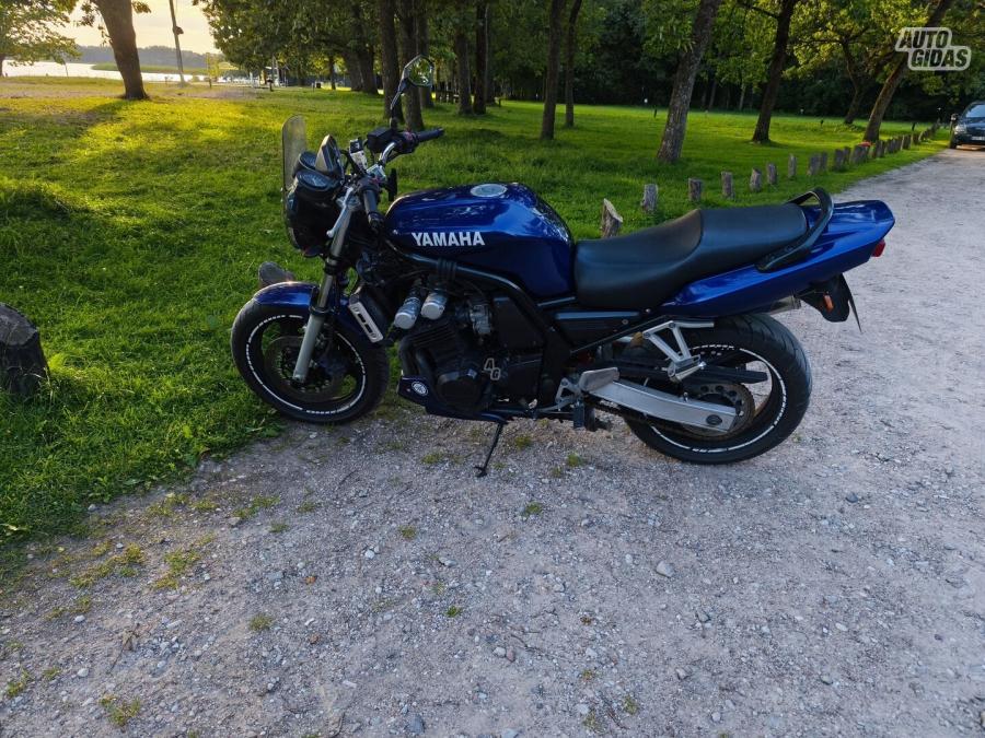 Синий Ямаха FZS 600 2000 в Шяуляй, объемом двигателя 0.60 л и пробегом 0 тыс. км за 1600 €, фото 3 на AUTOMOTO.COM.LV
