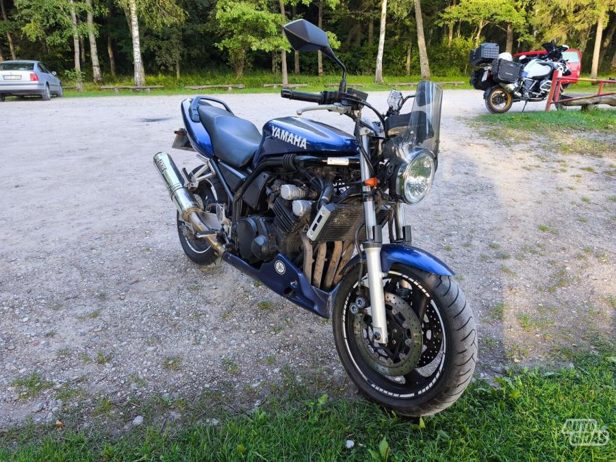 Синий Ямаха FZS 600 2000 в Шяуляй, объемом двигателя 0.60 л и пробегом 0 тыс. км за 1600 €, фото 4 на AUTOMOTO.COM.LV