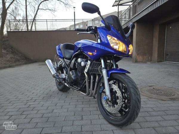 Blue Yamaha FZS 600 2003 in Vilnius, with an engine capacity of 0.60 L and mileage of 81 thousand km for 1850 €, photo 1 on AUTOMOTO.COM.LV