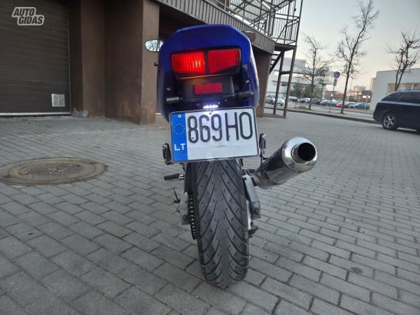 Blue Yamaha FZS 600 2003 in Vilnius, with an engine capacity of 0.60 L and mileage of 81 thousand km for 1850 €, photo 5 on AUTOMOTO.COM.LV