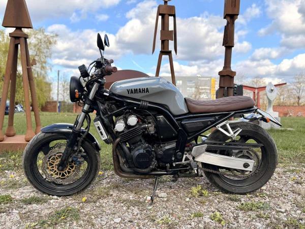 Pelēks Yamaha FZS 600 1999 Klaipėda, ar dzinēja tilpumu 0.60 L un nobraukumu 60 tūkst. km par 2499 €, foto 2 vietnē AUTOMOTO.COM.LV