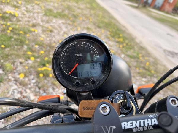 Pelēks Yamaha FZS 600 1999 Klaipėda, ar dzinēja tilpumu 0.60 L un nobraukumu 60 tūkst. km par 2499 €, foto 5 vietnē AUTOMOTO.COM.LV