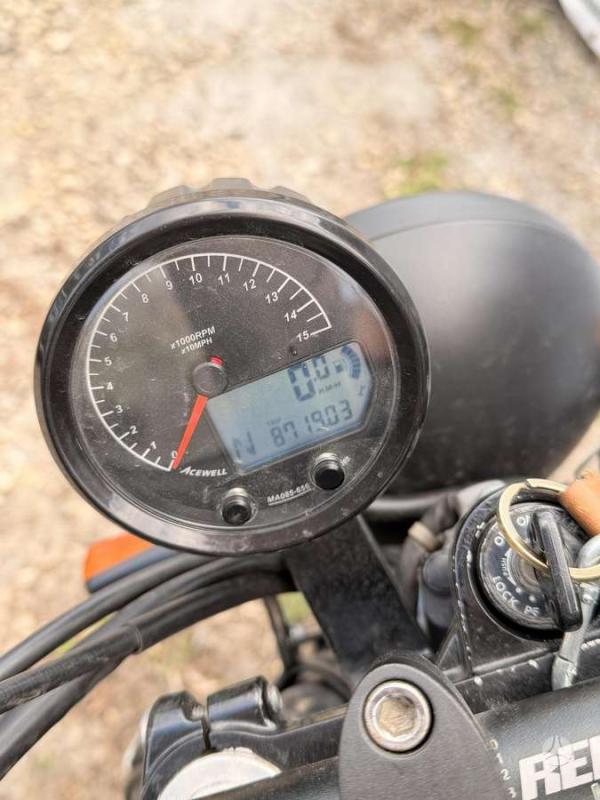 Pelēks Yamaha FZS 600 1999 Klaipėda, ar dzinēja tilpumu 0.60 L un nobraukumu 60 tūkst. km par 2499 €, foto 6 vietnē AUTOMOTO.COM.LV