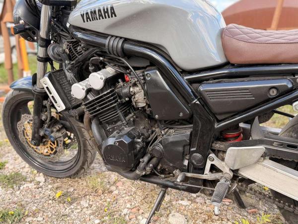 Pelēks Yamaha FZS 600 1999 Klaipėda, ar dzinēja tilpumu 0.60 L un nobraukumu 60 tūkst. km par 2499 €, foto 7 vietnē AUTOMOTO.COM.LV