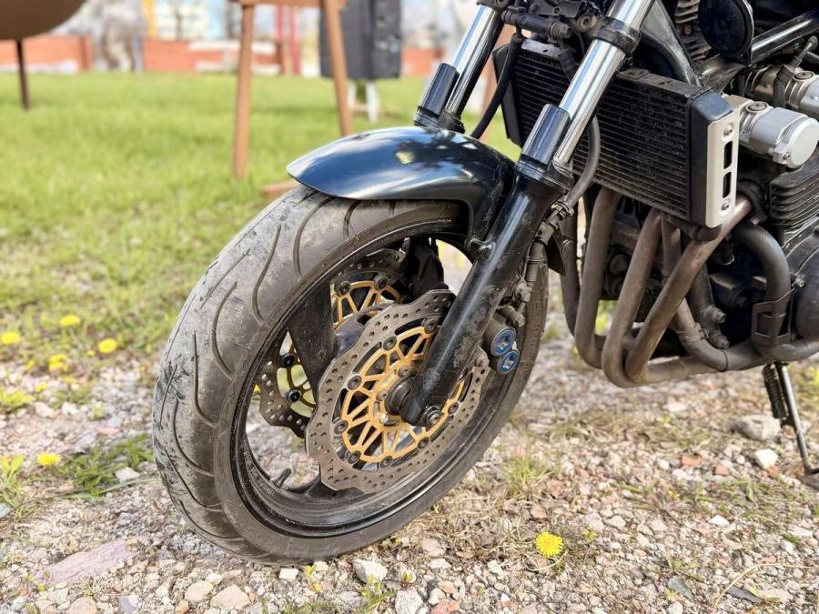 Grey Yamaha FZS 600 1999 in Klaipeda, with an engine capacity of 0.60 L and mileage of 60 thousand km for 2499 €, photo 11 on AUTOMOTO.COM.LV