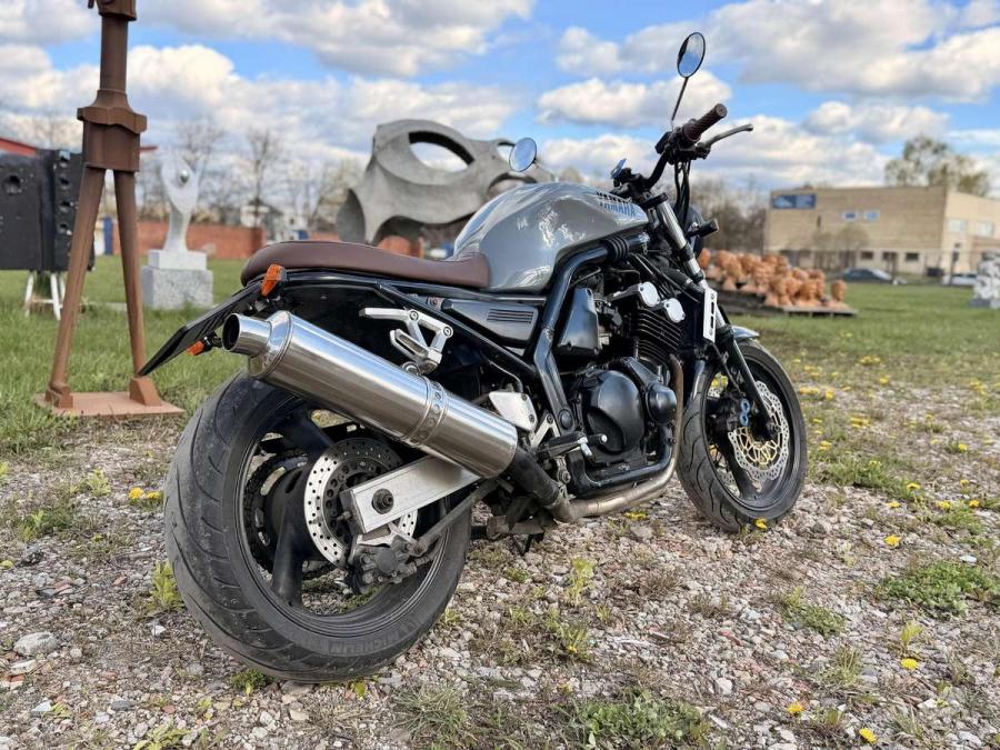 Grey Yamaha FZS 600 1999 in Klaipeda, with an engine capacity of 0.60 L and mileage of 60 thousand km for 2499 €, photo 15 on AUTOMOTO.COM.LV