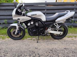 Серый Ямаха FZS 600 2000 в Мадона, объемом двигателя 0.60 л и пробегом 0 тыс. км за 1250 €, фото  на AUTOMOTO.COM.LV