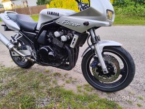 Серый Ямаха FZS 600 2000 в Мадона, объемом двигателя 0.60 л и пробегом 0 тыс. км за 1250 €, фото 5 на AUTOMOTO.COM.LV