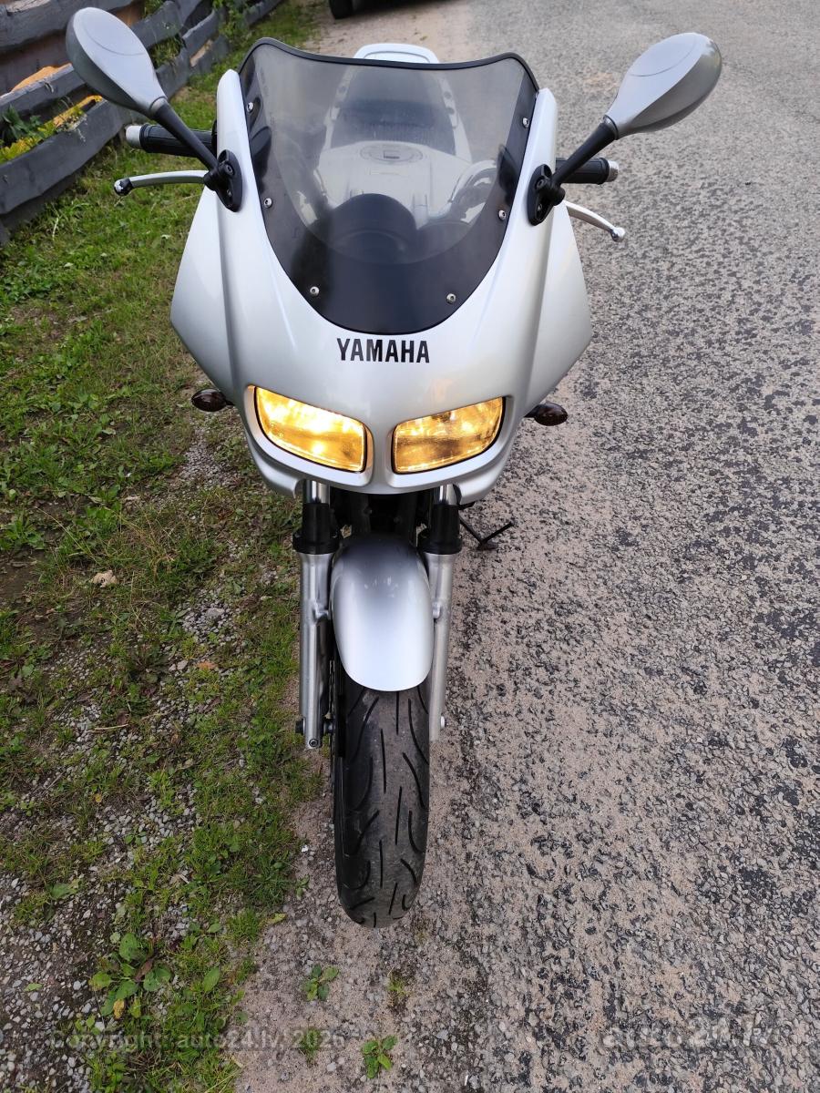 Серый Ямаха FZS 600 2000 в Мадона, объемом двигателя 0.60 л и пробегом 0 тыс. км за 1250 €, фото 7 на AUTOMOTO.COM.LV