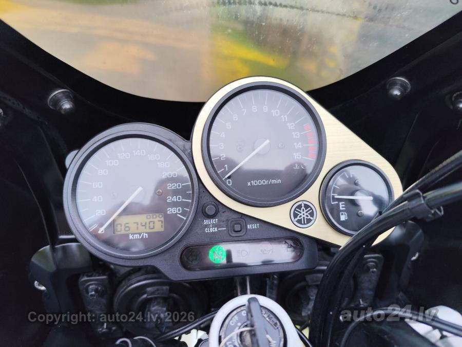 Серый Ямаха FZS 600 2000 в Мадона, объемом двигателя 0.60 л и пробегом 0 тыс. км за 1250 €, фото 9 на AUTOMOTO.COM.LV