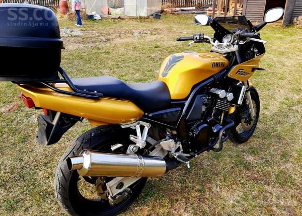 Yamaha FZS 600 1998 in Riga, with an engine capacity of 0.60 L and mileage of 0 thousand km for 1500 €, photo 5 on AUTOMOTO.COM.LV