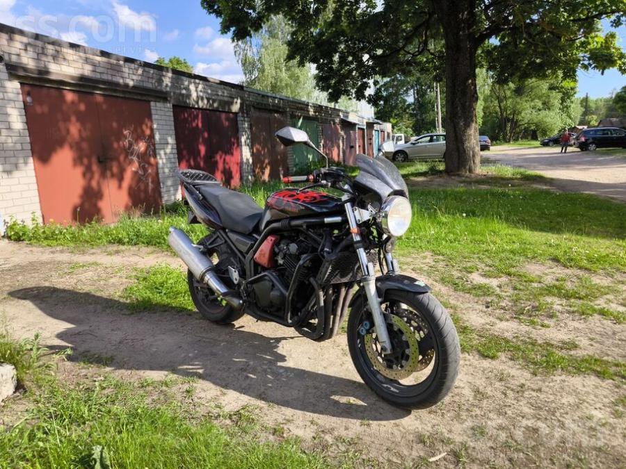 Yamaha FZS 600 1998 in Riga, with an engine capacity of 0.60 L and mileage of 0 thousand km for 1150 €, photo 1 on AUTOMOTO.COM.LV