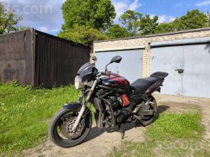 Yamaha FZS 600 1998 in Riga, with an engine capacity of 0.60 L and mileage of 0 thousand km for 1150 €, photo 3 on AUTOMOTO.COM.LV