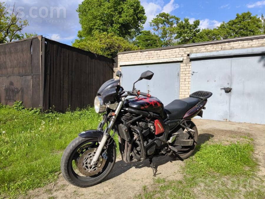 Yamaha FZS 600 1998 in Riga, with an engine capacity of 0.60 L and mileage of 0 thousand km for 1150 €, photo 3 on AUTOMOTO.COM.LV