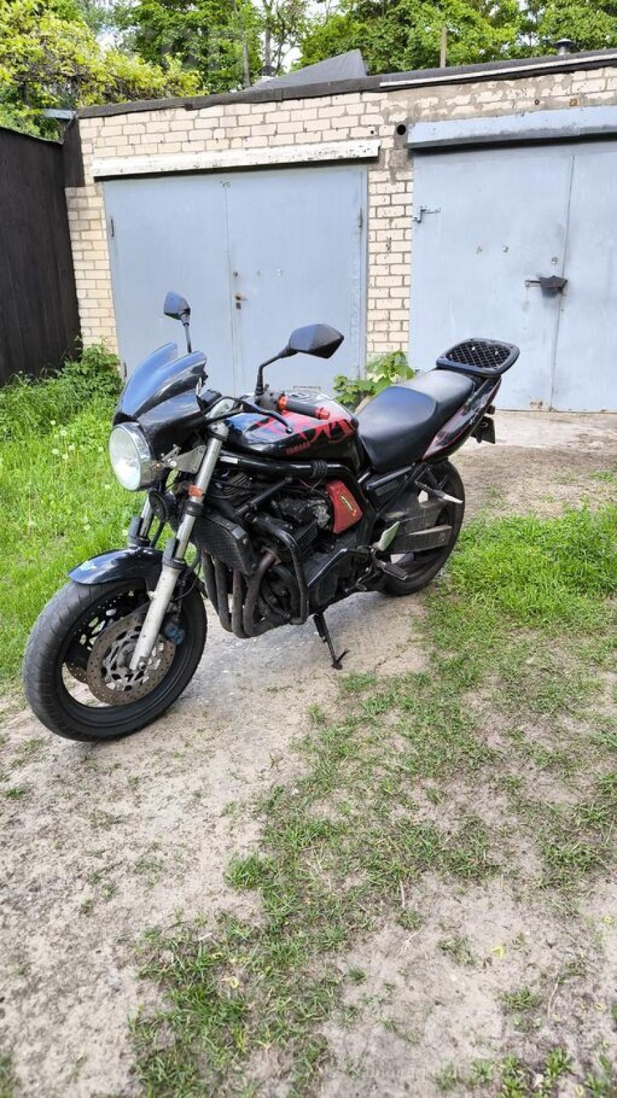 Yamaha FZS 600 1998 in Riga, with an engine capacity of 0.60 L and mileage of 0 thousand km for 1150 €, photo 4 on AUTOMOTO.COM.LV
