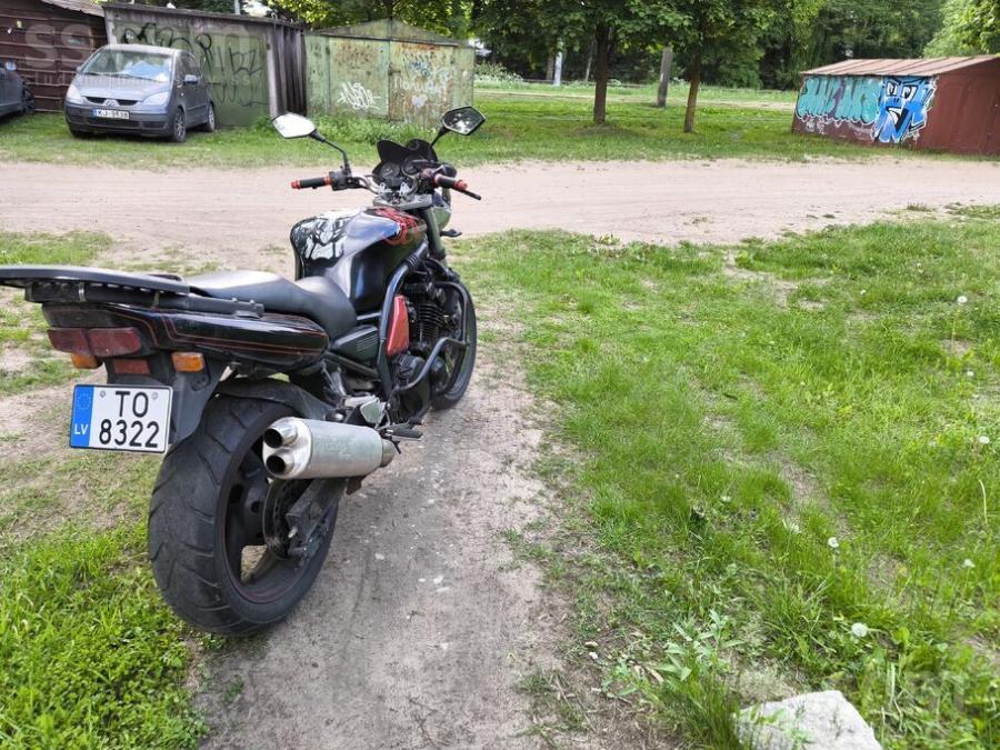 Yamaha FZS 600 1998 in Riga, with an engine capacity of 0.60 L and mileage of 0 thousand km for 1150 €, photo 6 on AUTOMOTO.COM.LV