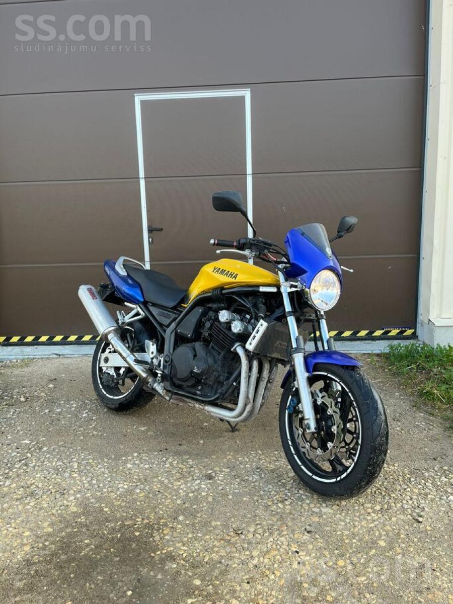 Yamaha FZS 600 1999 in Riga, with an engine capacity of 0.60 L and mileage of 0 thousand km for 1500 €, photo 1 on AUTOMOTO.COM.LV