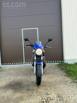 Yamaha FZS 600 1999 in Riga, with an engine capacity of 0.60 L and mileage of 0 thousand km for 1500 €, photo 8 on AUTOMOTO.COM.LV