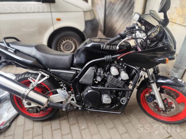Yamaha FZS 600 1999 Rīga, ar dzinēja tilpumu 0.60 L un nobraukumu 0 tūkst. km par 1400 €, foto 3 vietnē AUTOMOTO.COM.LV