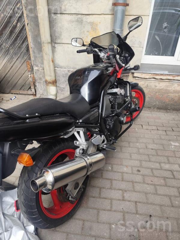 Yamaha FZS 600 1999 Rīga, ar dzinēja tilpumu 0.60 L un nobraukumu 0 tūkst. km par 1400 €, foto 4 vietnē AUTOMOTO.COM.LV