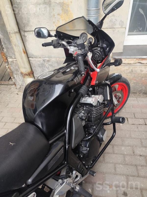 Yamaha FZS 600 1999 in Riga, with an engine capacity of 0.60 L and mileage of 0 thousand km for 1400 €, photo 1 on AUTOMOTO.COM.LV