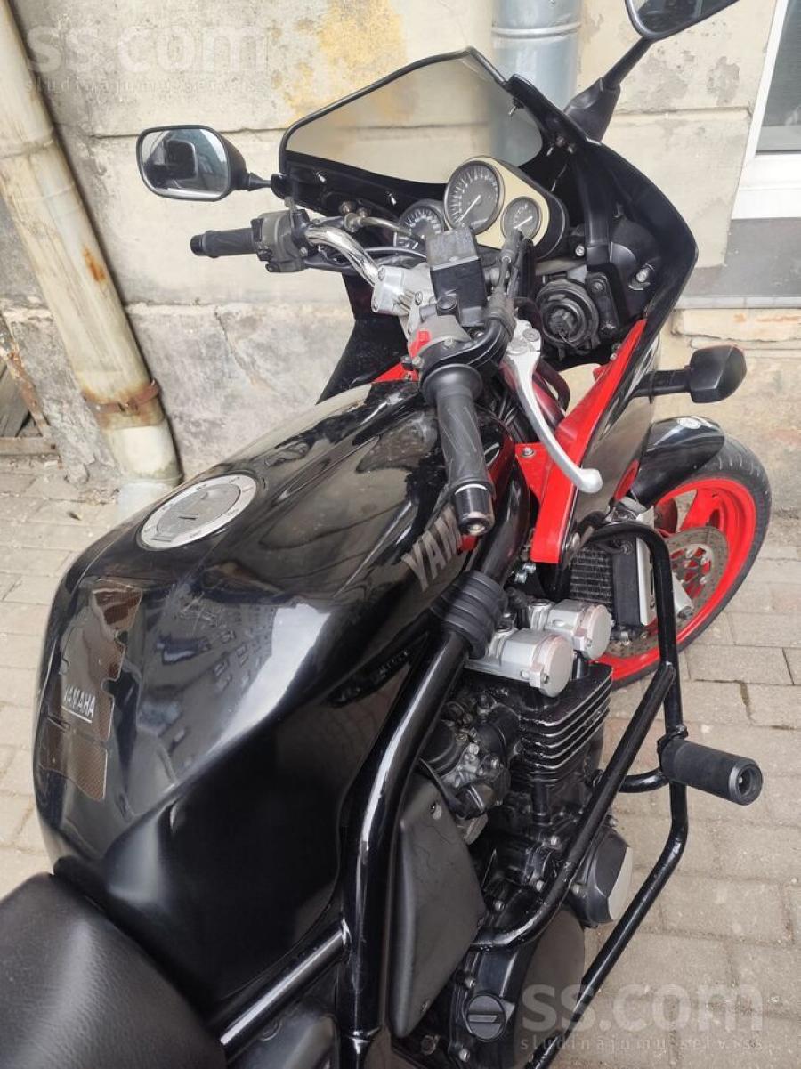 Ямаха FZS 600 1999 в Рига, объемом двигателя 0.60 л и пробегом 0 тыс. км за 1400 €, фото 3 на AUTOMOTO.COM.LV