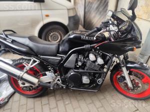 Ямаха FZS 600 1999 в Рига, объемом двигателя 0.60 л и пробегом 0 тыс. км за 1400 €, фото 4 на AUTOMOTO.COM.LV