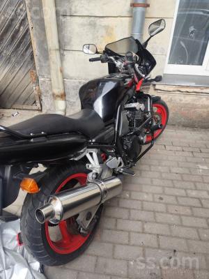 Ямаха FZS 600 1999 в Рига, объемом двигателя 0.60 л и пробегом 0 тыс. км за 1400 €, фото 5 на AUTOMOTO.COM.LV