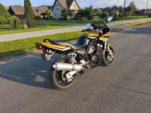 Yamaha FZS 600 2000 Šakiai, ar dzinēja tilpumu 0.60 L un nobraukumu 38 tūkst. km par 1750 €, foto 3 vietnē AUTOMOTO.COM.LV