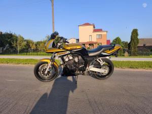 Yamaha FZS 600 2000 Šakiai, ar dzinēja tilpumu 0.60 L un nobraukumu 38 tūkst. km par 1750 €, foto 5 vietnē AUTOMOTO.COM.LV