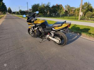 Yamaha FZS 600 2000 Šakiai, ar dzinēja tilpumu 0.60 L un nobraukumu 38 tūkst. km par 1750 €, foto 6 vietnē AUTOMOTO.COM.LV
