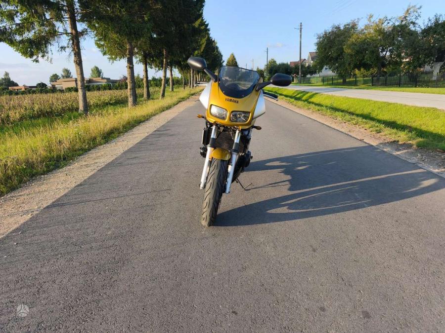Yamaha FZS 600 2000 Šakiai, ar dzinēja tilpumu 0.60 L un nobraukumu 38 tūkst. km par 1750 €, foto 8 vietnē AUTOMOTO.COM.LV