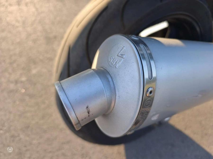 Yamaha FZS 600 2000 Šakiai, ar dzinēja tilpumu 0.60 L un nobraukumu 38 tūkst. km par 1750 €, foto 13 vietnē AUTOMOTO.COM.LV