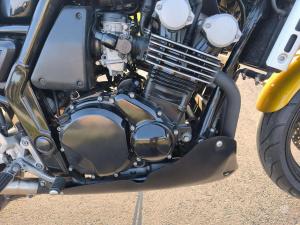 Yamaha FZS 600 2000 Šakiai, ar dzinēja tilpumu 0.60 L un nobraukumu 38 tūkst. km par 1750 €, foto 15 vietnē AUTOMOTO.COM.LV