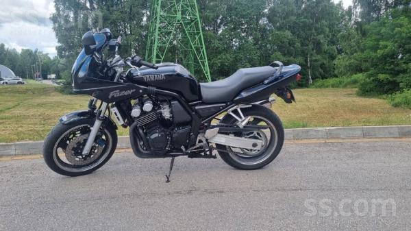 Ямаха FZS 600 2001 в Рига, объемом двигателя 0.60 л и пробегом 0 тыс. км за 1500 €, фото 1 на AUTOMOTO.COM.LV