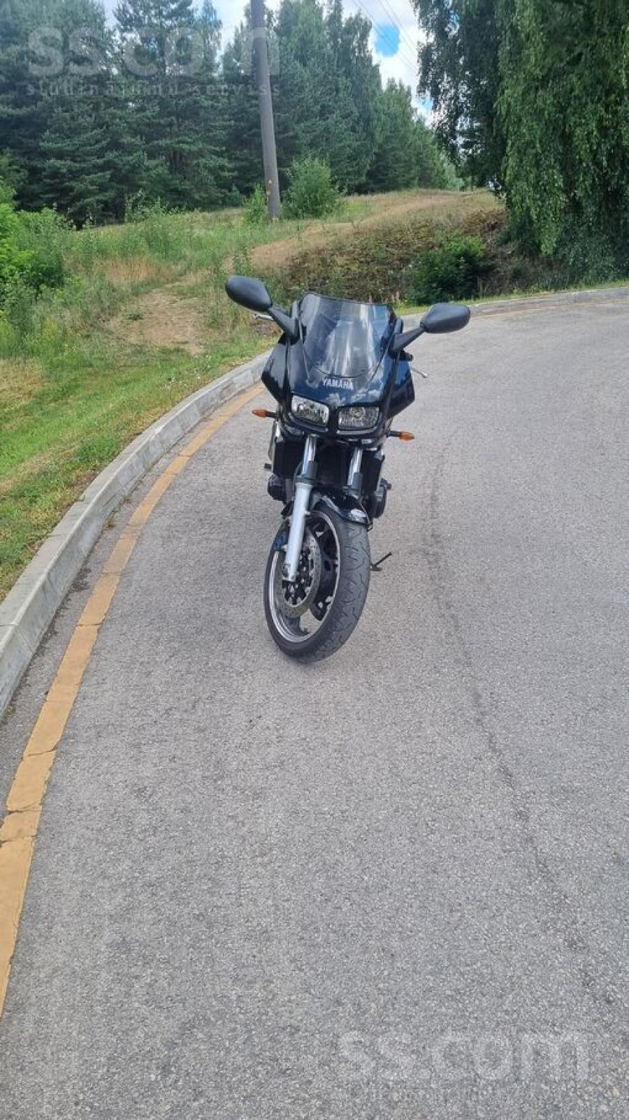 Yamaha FZS 600 2001 in Riga, with an engine capacity of 0.60 L and mileage of 0 thousand km for 1500 €, photo 3 on AUTOMOTO.COM.LV