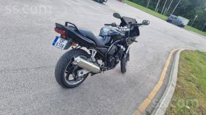 Yamaha FZS 600 2001 in Riga, with an engine capacity of 0.60 L and mileage of 0 thousand km for 1500 €, photo 4 on AUTOMOTO.COM.LV