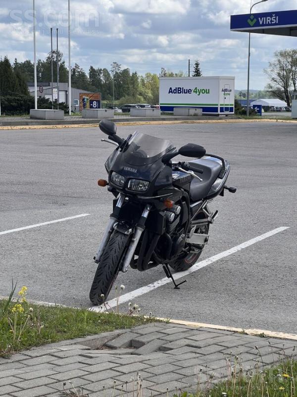 Yamaha FZS 600 2002 Rīga, ar dzinēja tilpumu 0.60 L un nobraukumu 0 tūkst. km par 1700 €, foto 1 vietnē AUTOMOTO.COM.LV