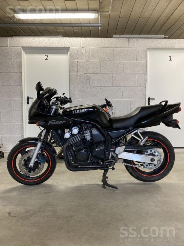 Yamaha FZS 600 2002 Rīga, ar dzinēja tilpumu 0.60 L un nobraukumu 0 tūkst. km par 1700 €, foto 2 vietnē AUTOMOTO.COM.LV