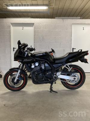 Ямаха FZS 600 2002 в Рига, объемом двигателя 0.60 л и пробегом 0 тыс. км за 1700 €, фото 3 на AUTOMOTO.COM.LV