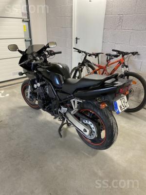 Ямаха FZS 600 2002 в Рига, объемом двигателя 0.60 л и пробегом 0 тыс. км за 1700 €, фото 5 на AUTOMOTO.COM.LV