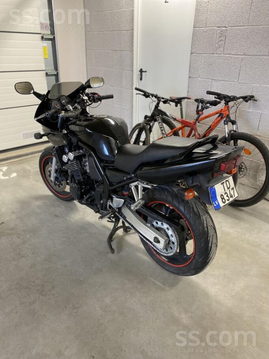 Ямаха FZS 600 2002 в Рига, объемом двигателя 0.60 л и пробегом 0 тыс. км за 1700 €, фото 5 на AUTOMOTO.COM.LV