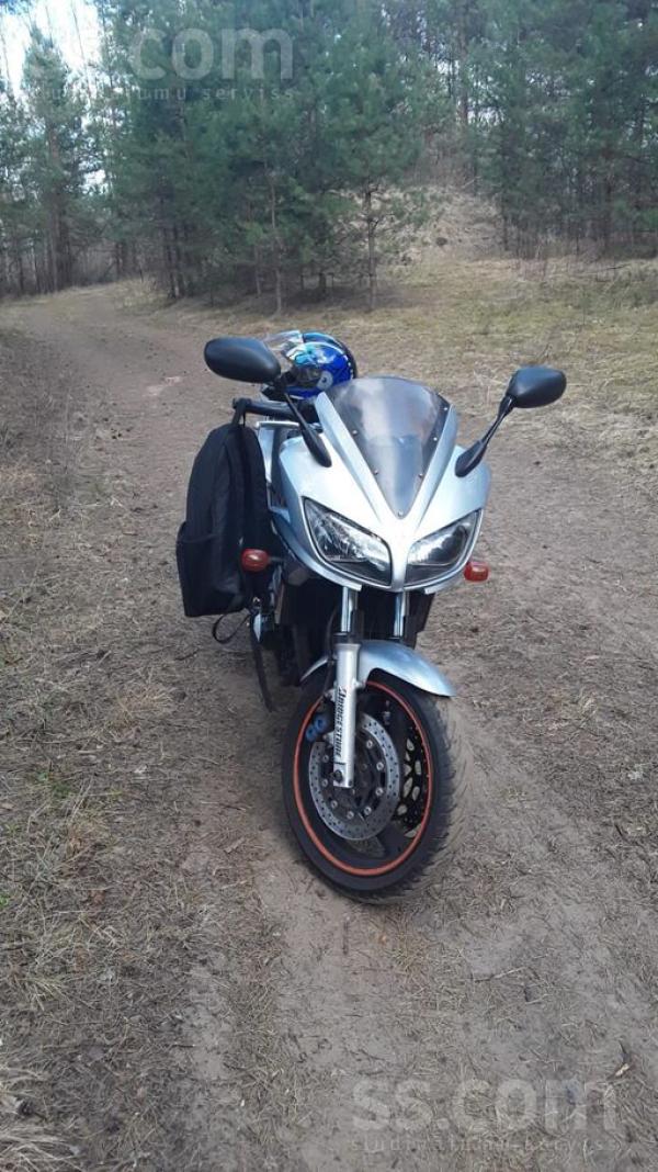 Yamaha FZS 600 2002 in Riga, with an engine capacity of 0.60 L and mileage of 0 thousand km for 1700 €, photo 1 on AUTOMOTO.COM.LV