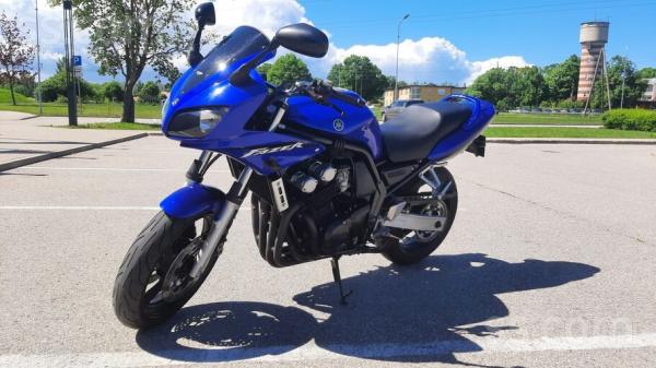 Yamaha FZS 600 2003 Rīga, ar dzinēja tilpumu 0.60 L un nobraukumu 0 tūkst. km par 2400 €, foto 1 vietnē AUTOMOTO.COM.LV